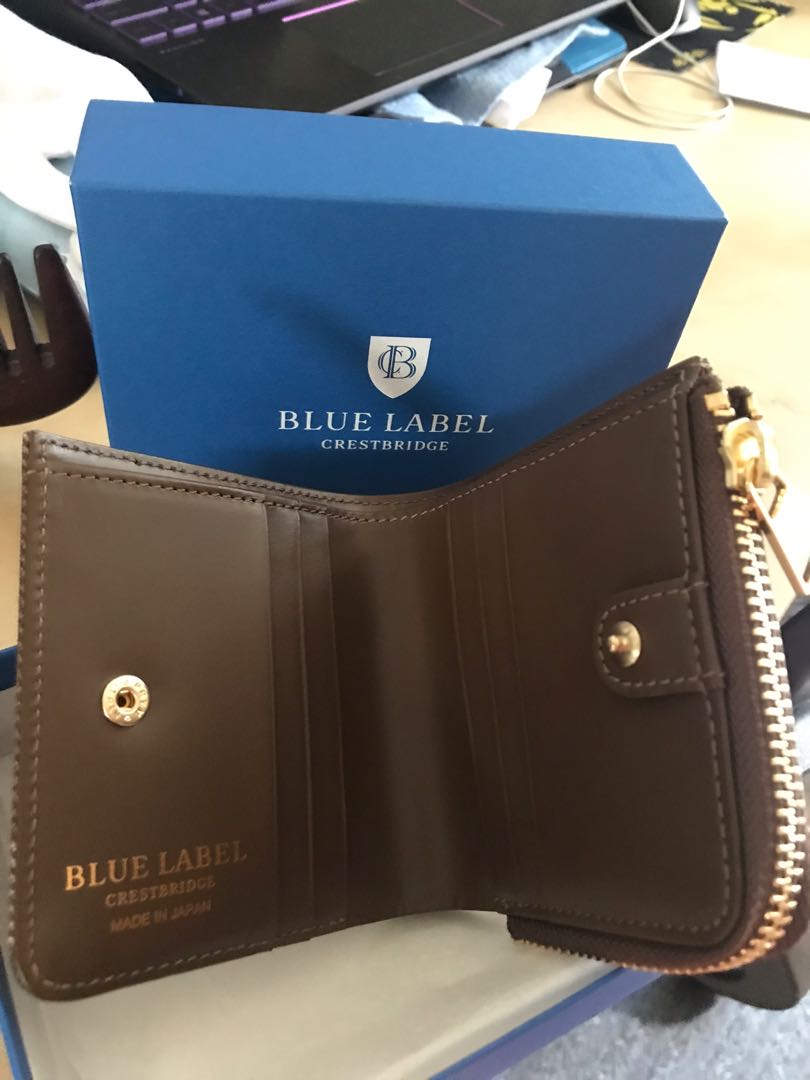 Blue label crest bridge small wallet, Men's Fashion, Watches ...