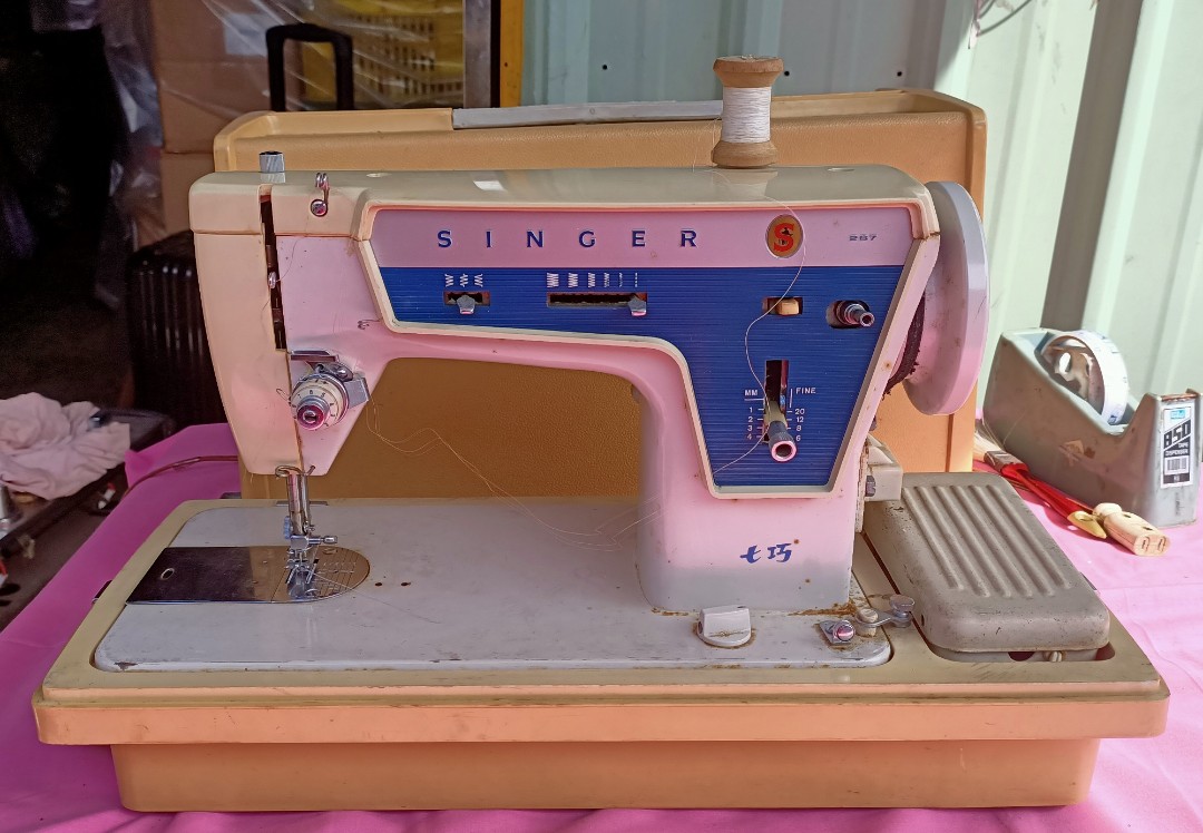 古早裁縫機THE OLD ATTIC Singer勝家七巧287, 電視及其他電器 , 熱水器及淋浴設備在旋轉拍賣