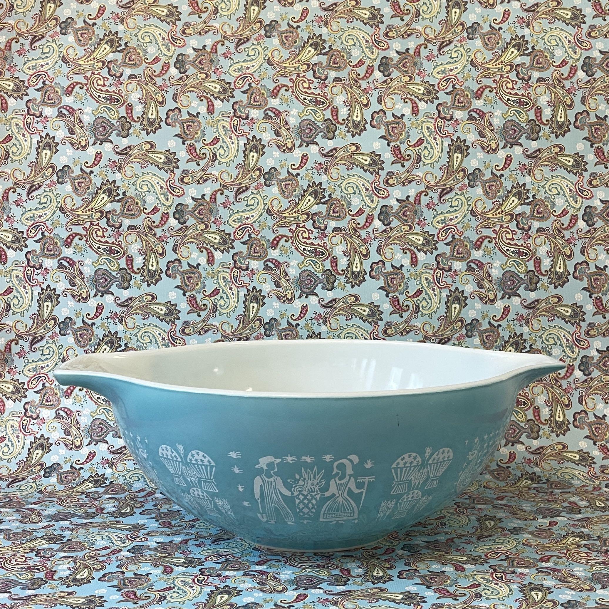Vintage Pyrex 444 Cinderella mixing bowl in the Amish butterprint ...