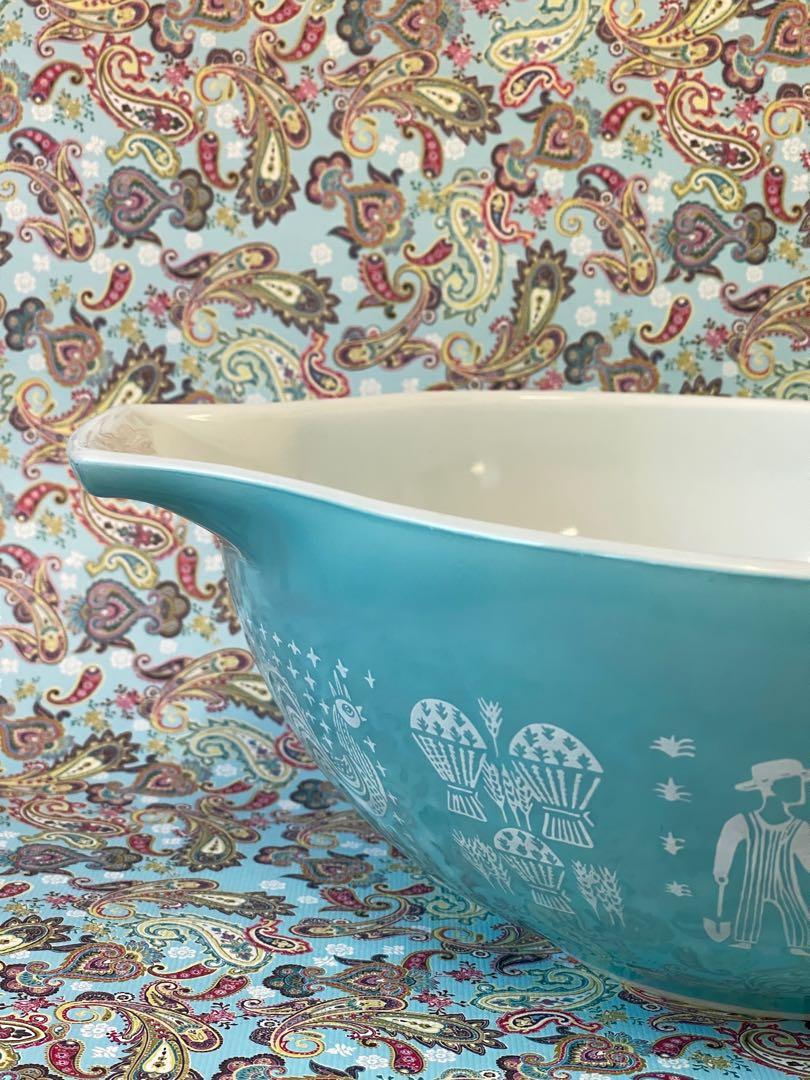 Vintage Pyrex 444 Cinderella mixing bowl in the Amish butterprint ...