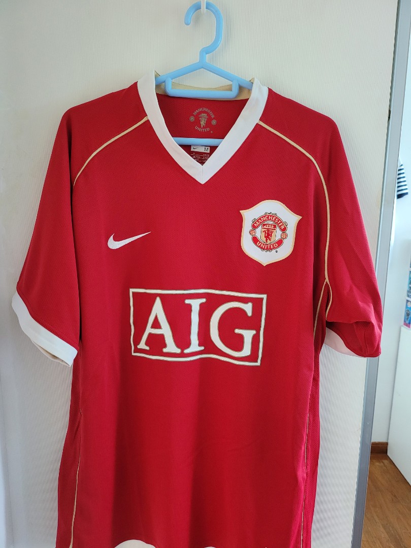 Authentic 06/07 Manchester United Home Kit, Men's Fashion, Tops & Sets ...