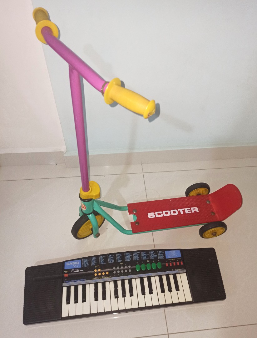 Casio keyboard and 3-wheel kid's scooter, Hobbies & Toys, Music & Media ...