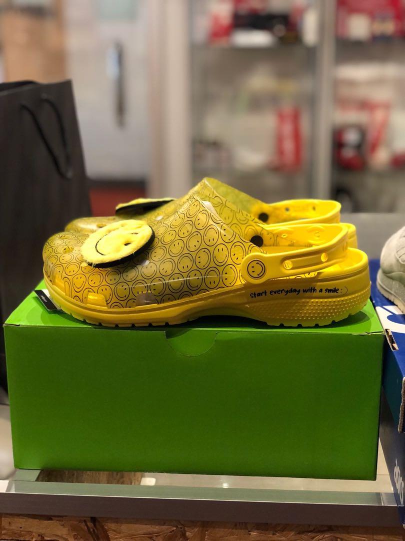 Crocs X Smiley, Men's Fashion, Footwear, Flipflops and Slides on Carousell