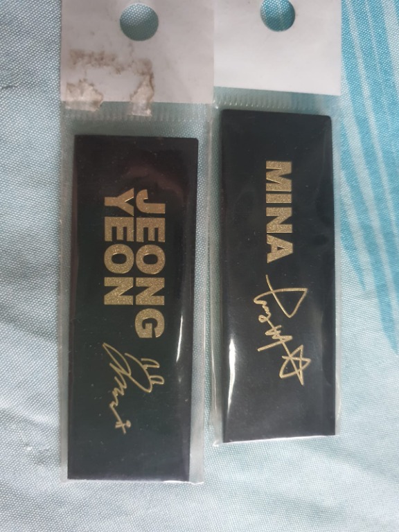 (INSTOCK) Twice Member Name Tag (Clip On), Hobbies & Toys, Memorabilia ...