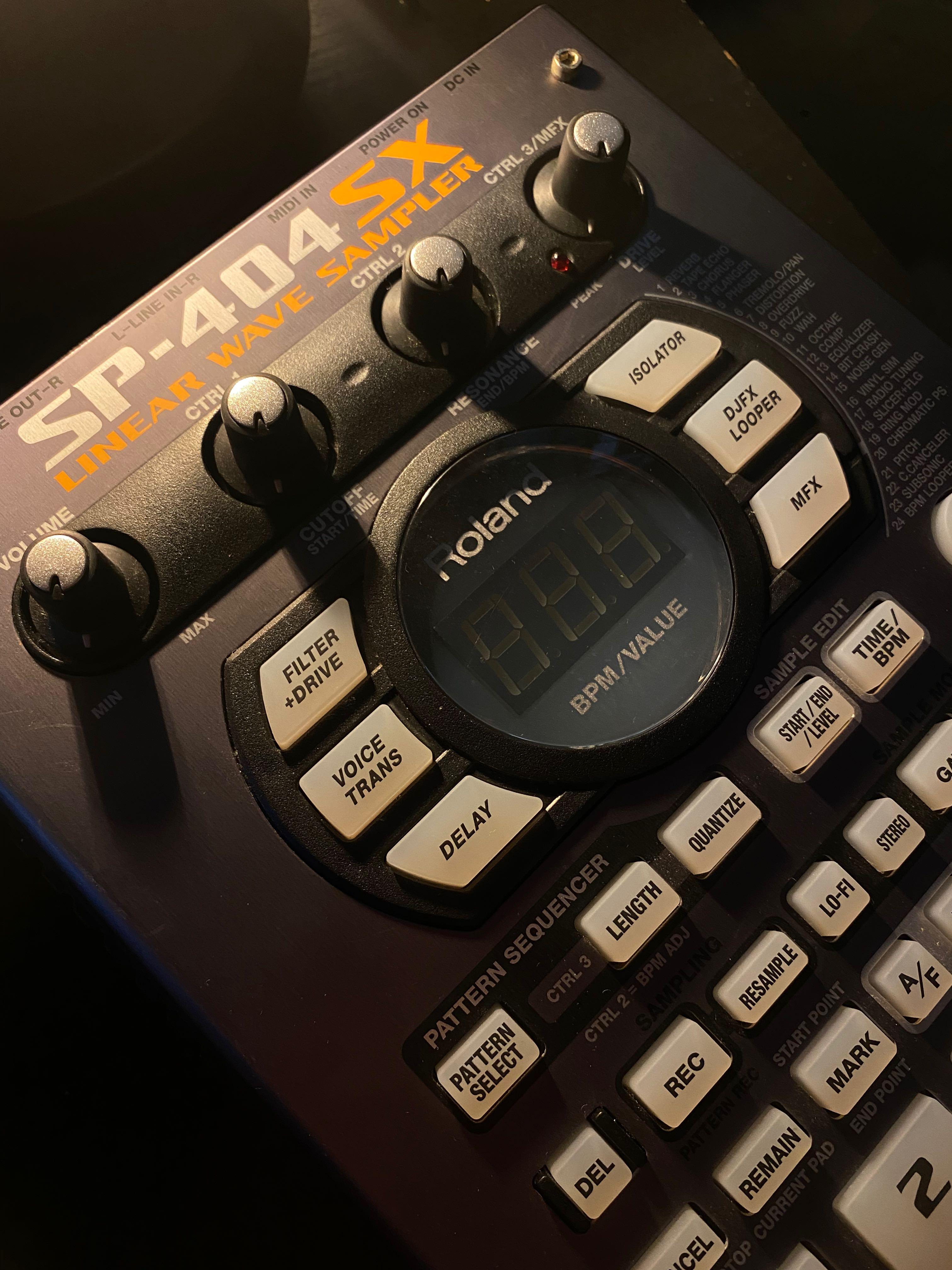 Roland SP404SX, Hobbies & Toys, Music & Media, Musical Instruments on ...