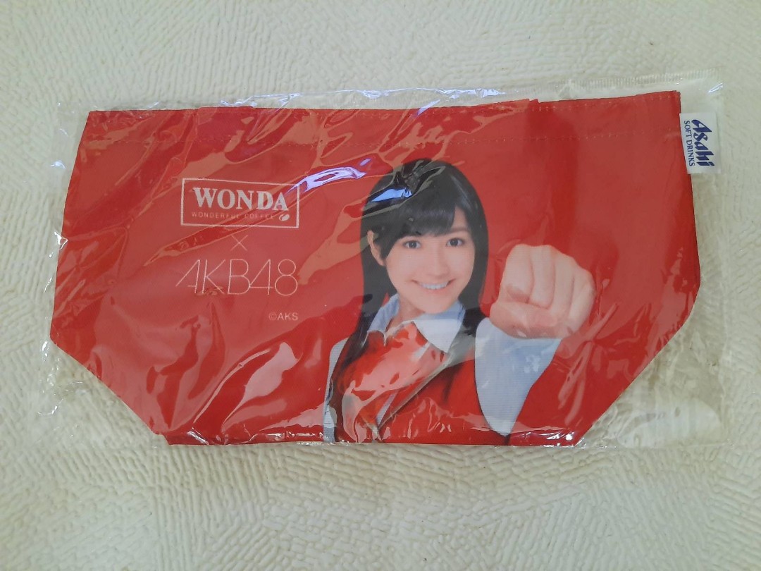 AKB48 渡辺麻友まゆゆ X Wonda Coffee Small Hand Carry Pouch 小手挽袋, 興趣及遊戲, 收藏品及紀念品, 日本明星 - Carousell