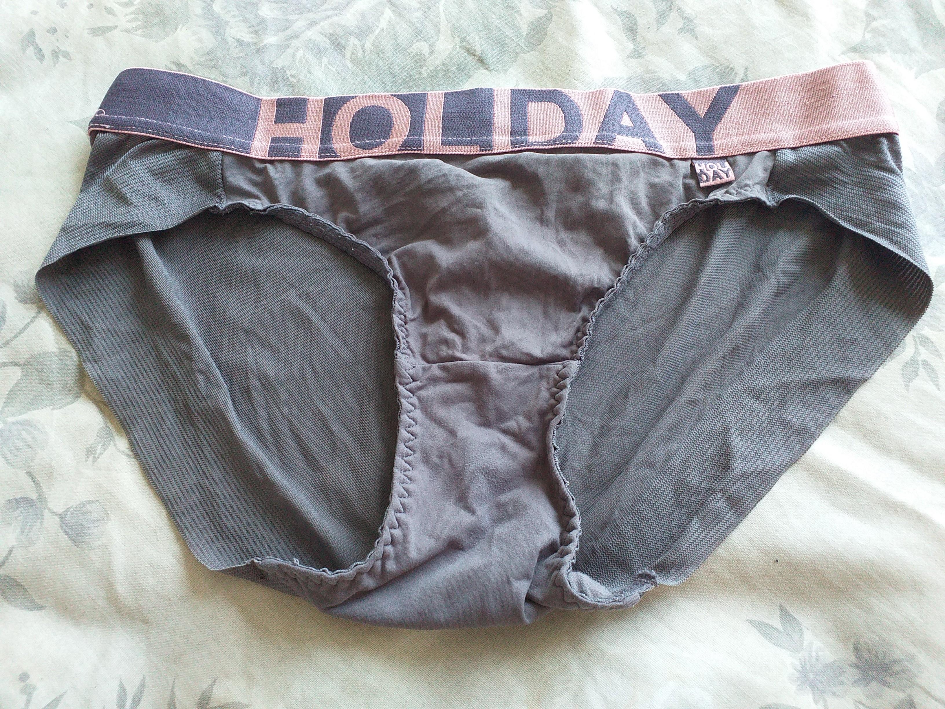 Celana dalam wanita, Fesyen Wanita, Pakaian Wanita, Bawahan di Carousell