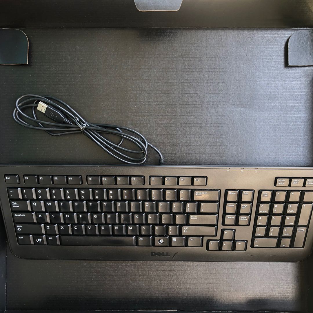 DELL full size Keyboard, 電子產品, 電話＆平板電腦裝飾 on Carousell