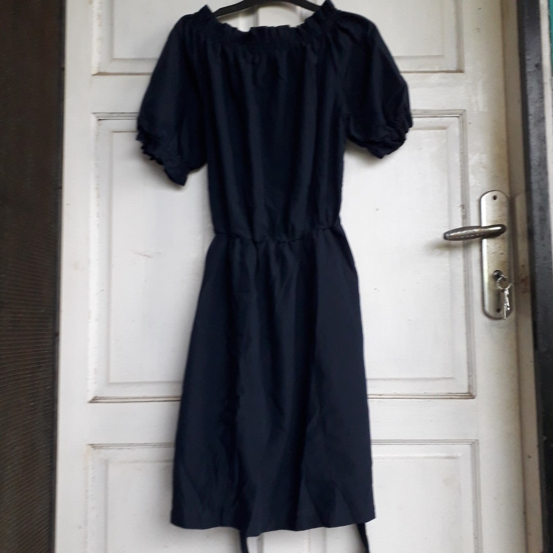 Gaun warna biru dongker, Fesyen Wanita, Pakaian Wanita, Gaun & Rok di ...