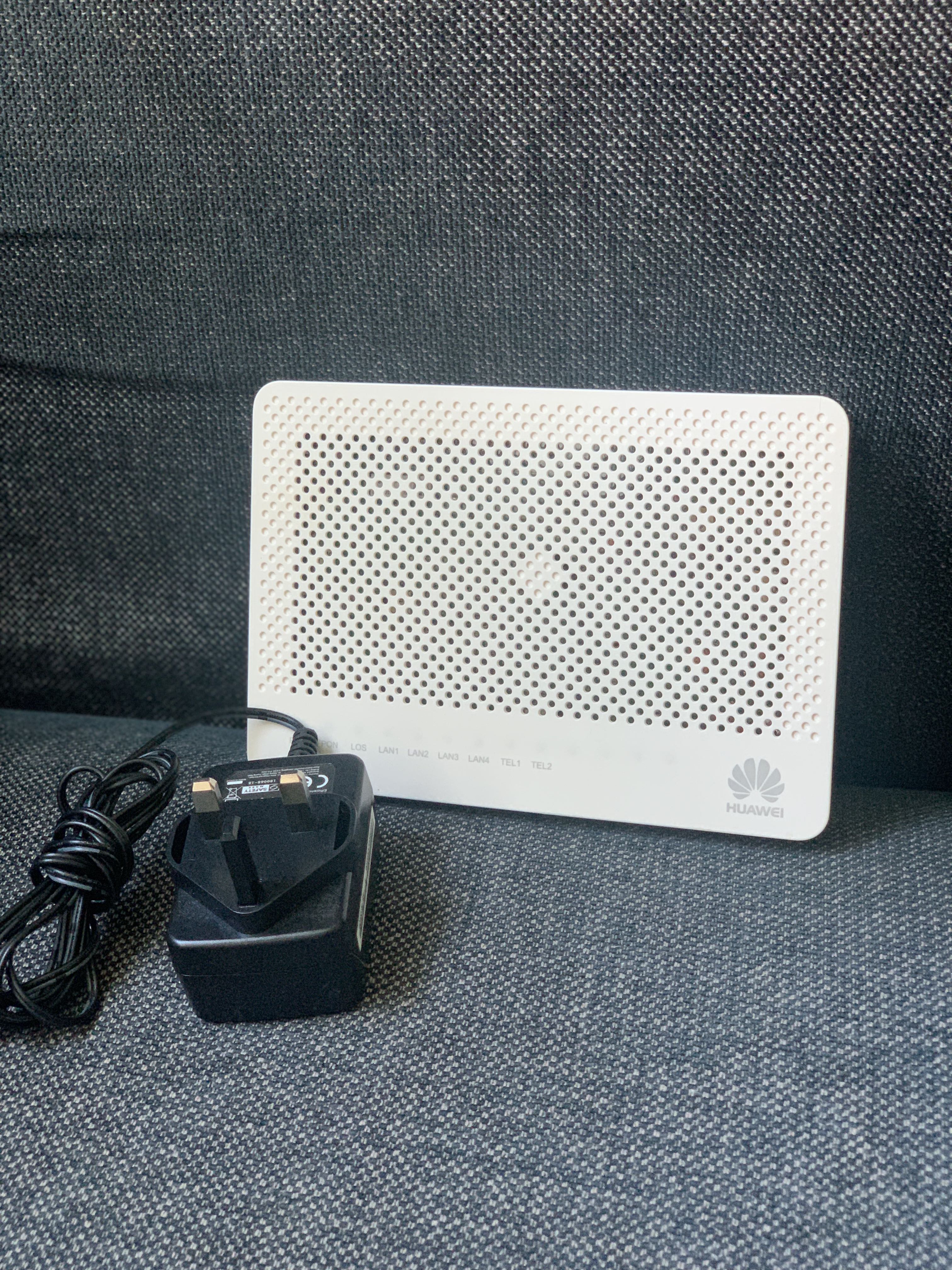 Huawei EchoLife HG8240H5 GPON Terminal, Computers & Tech, Parts ...