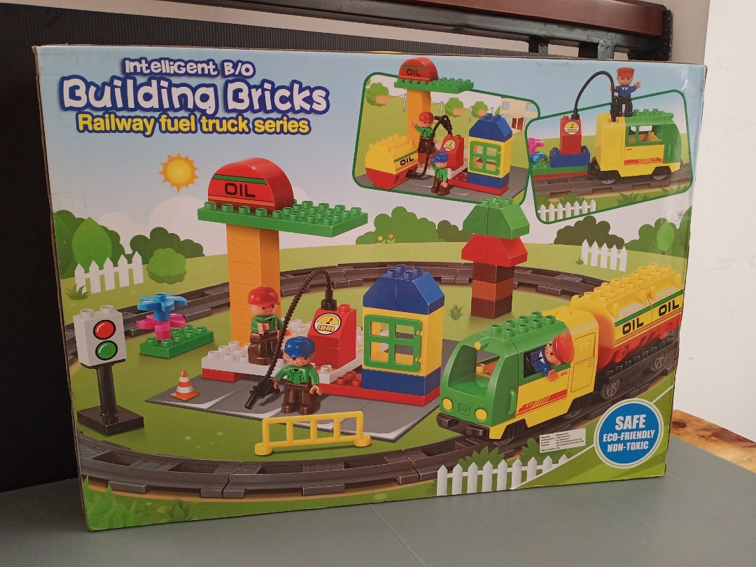 Mainan Building Bricks Railway Fuel Truck Series, Bayi & Anak, Mainan ...