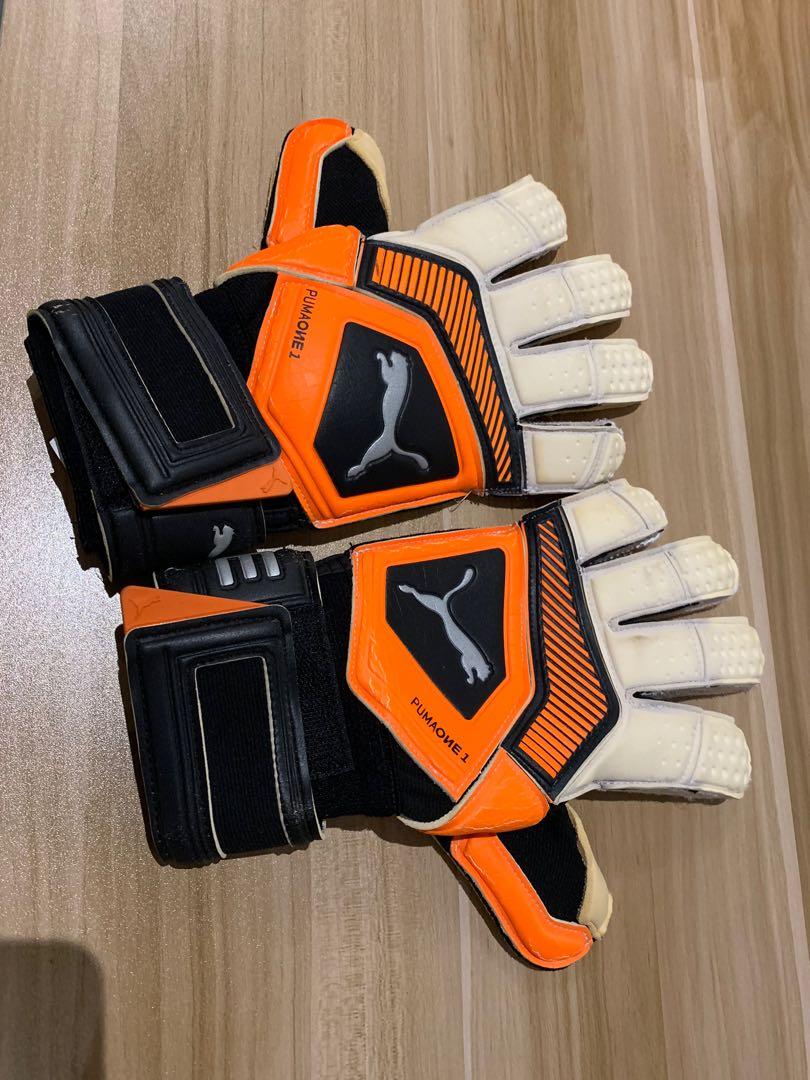 Signed Gloves worn by Petr Cech, Sports Equipment, Sports & Games ...