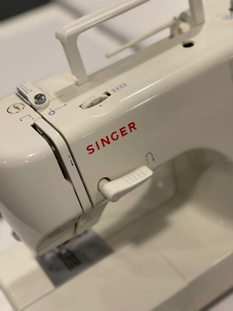 SINGER 8280 SEWING MACHINE, Furniture & Home Living, Home Improvement ...