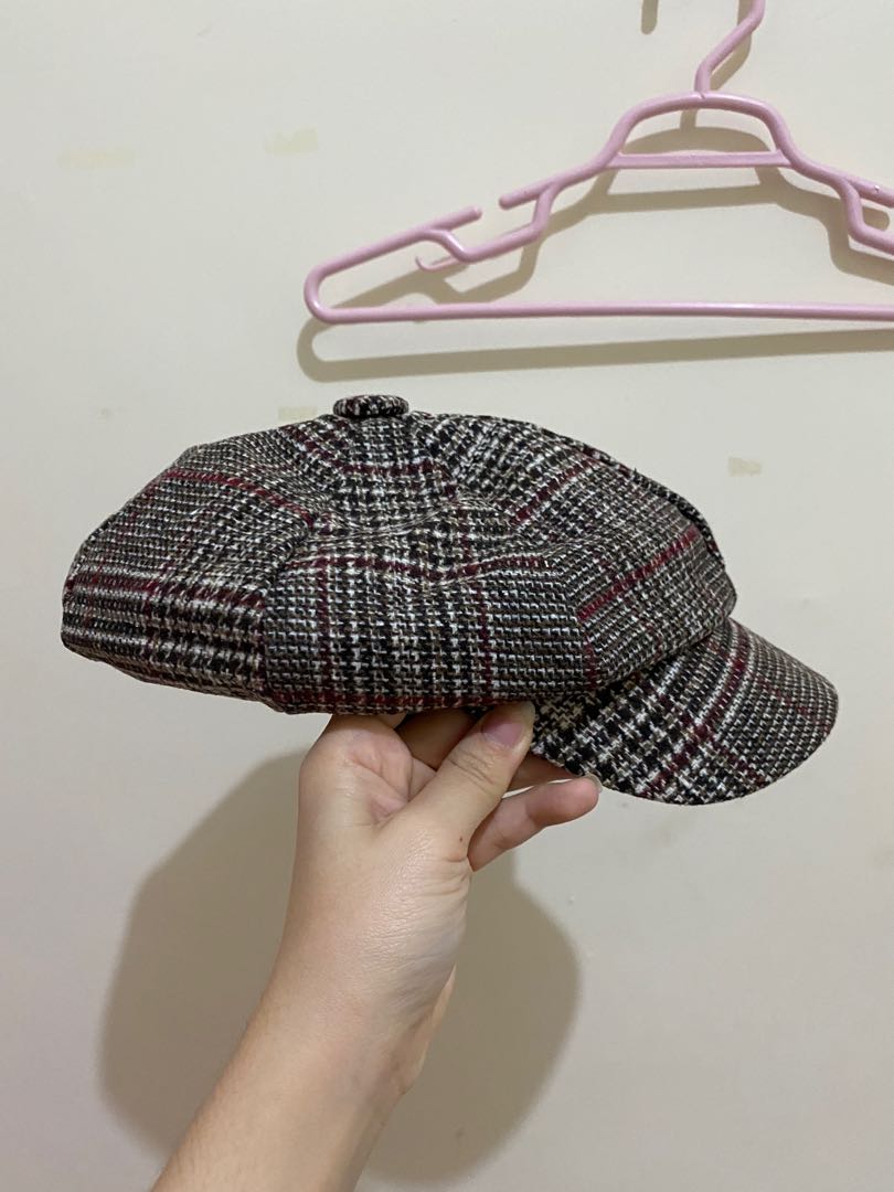 Topi, Fesyen Wanita, Aksesoris di Carousell