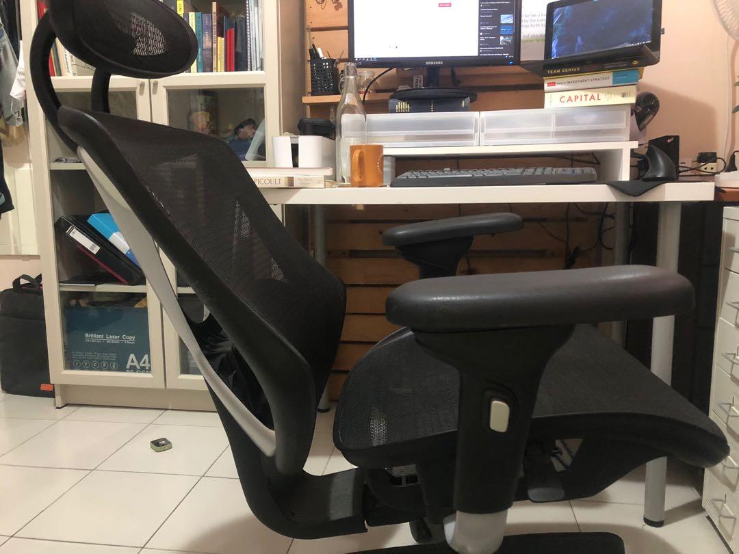 VHIVE Ergonomic Munch-E Office Chair (with adjustable lumbar support ...