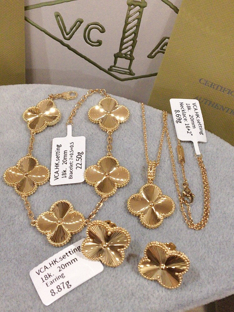 Vintage Alhambra VCA HK Setting Set, Women's Fashion, Jewelry ...