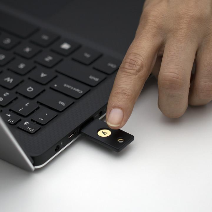 Yubico YubiKey 4 Hardware Security Token, Computers & Tech, Parts ...