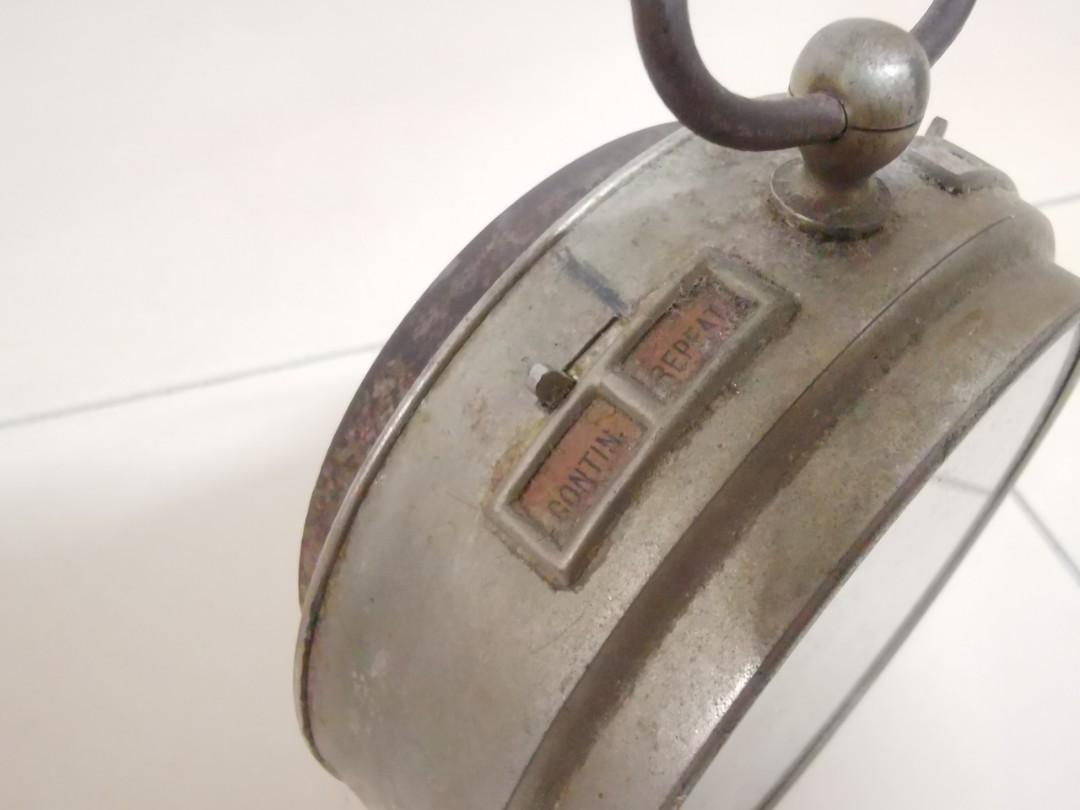 Intermittent hand wind alarm clock vintage antique, Hobbies & Toys ...