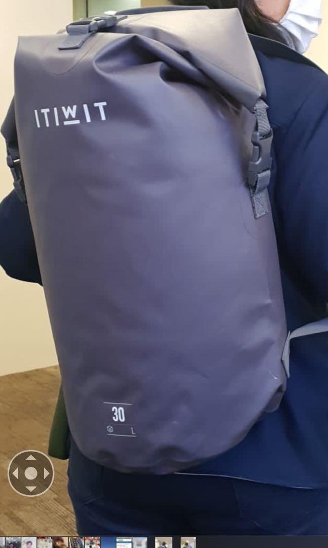 New Stock - ITIWIT Decathlon Waterproof Bag 30L - Grey Colour, Men's ...