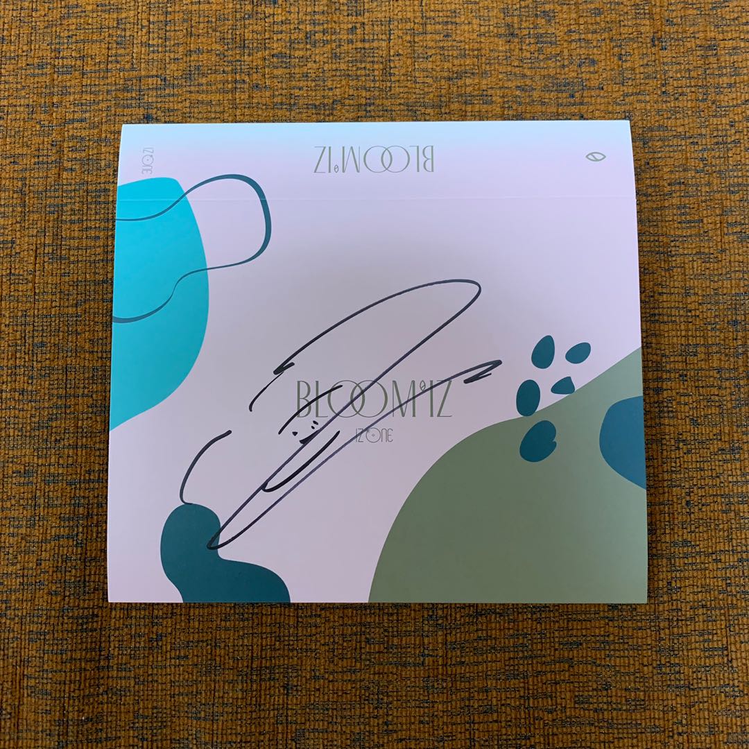 Izone Sakura Miyawaki signed autograph bloomiz album pink version iz ...