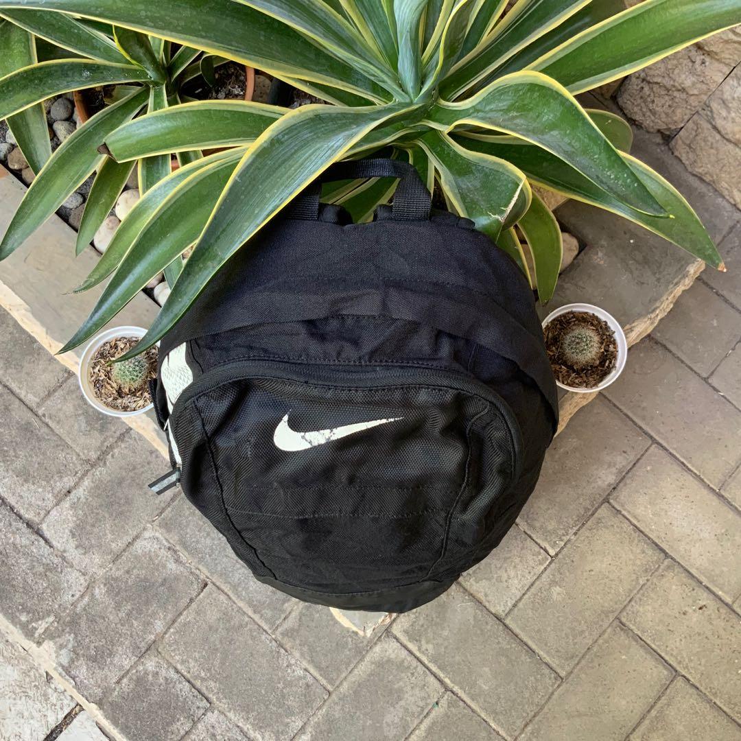 NIKE SWOOSH BACKPACK BLACK, Fesyen Pria, Tas & Dompet , Ransel di Carousell