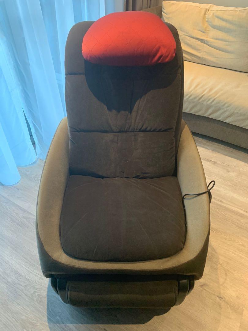 Osim Usoffa Runway, Furniture & Home Living, Furniture, Chairs on Carousell