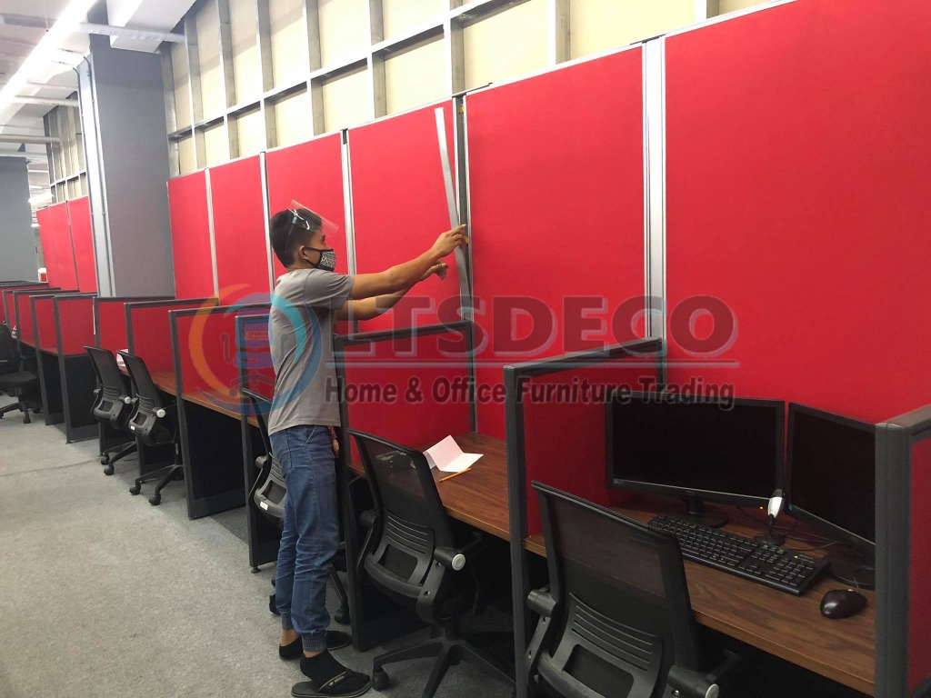 WORKSTATION W/ HIGH PANEL OFFICE PARTITIONS, Furniture & Home Living ...