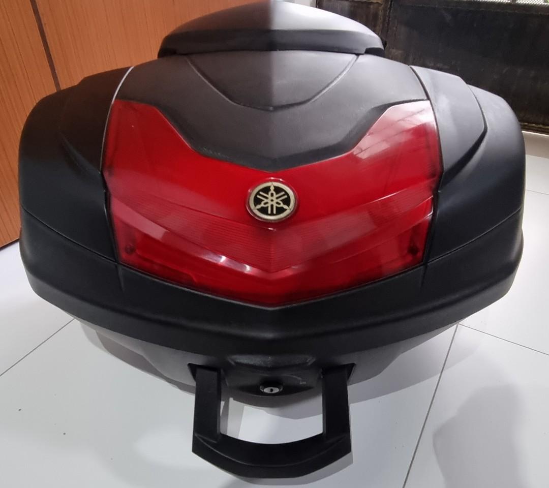 YAMAHA ORIGINAL BOX WITH BACKREST, Motorcycles, Motorcycle Accessories ...