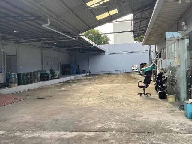 RUSH SALE! 2,500sqm Industrial Lot with 700sqms usable parking lot ...