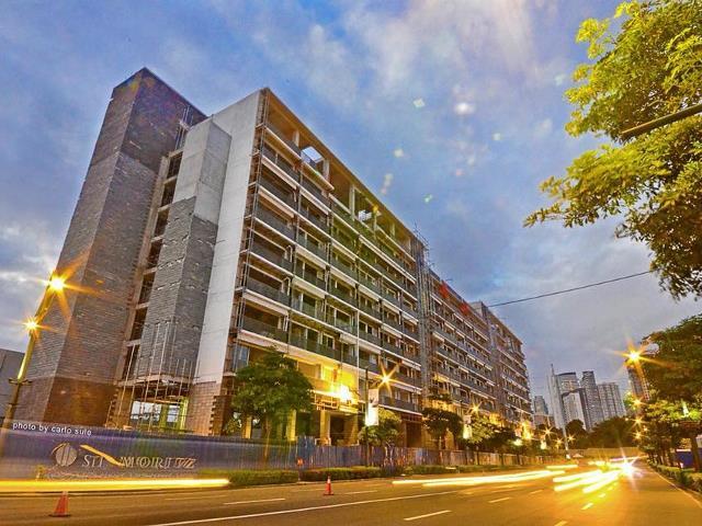 4BR PENTHOUSE UNIT WITH SWIMMING POOL St. Moritz Private Estate BGC Low ...