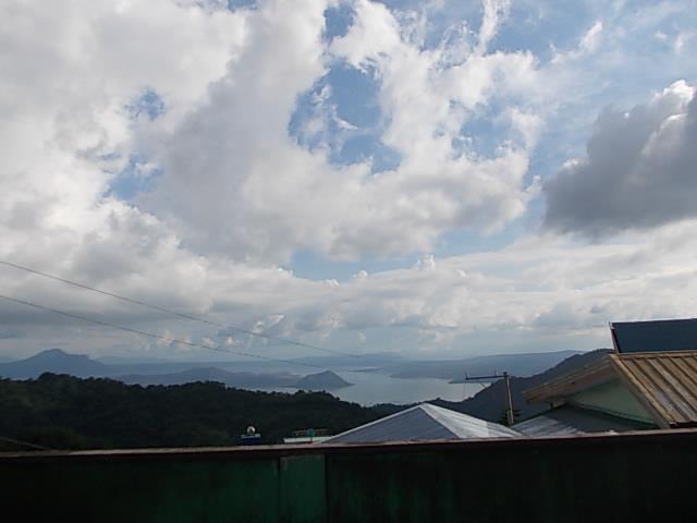 Tagaytay Commercial Lot with building overlooking Taal Volcano P58 ...