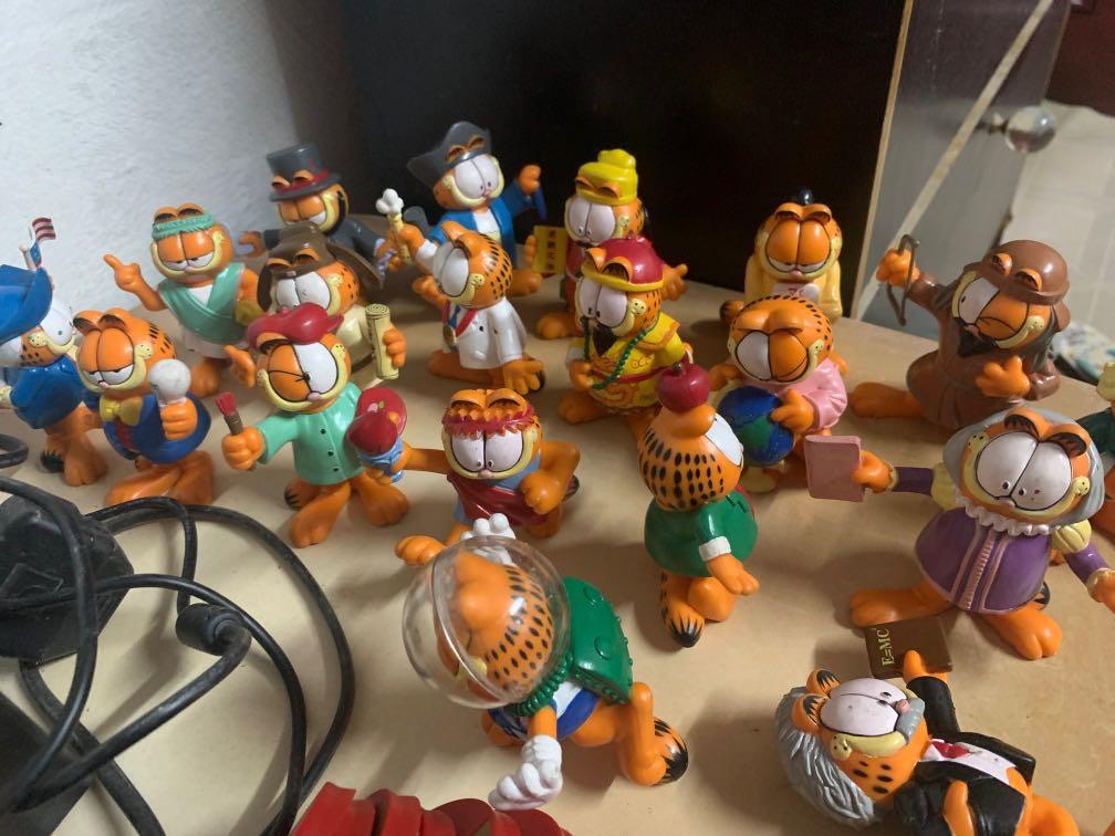 Garfield figurines, Hobbies & Toys, Toys & Games on Carousell