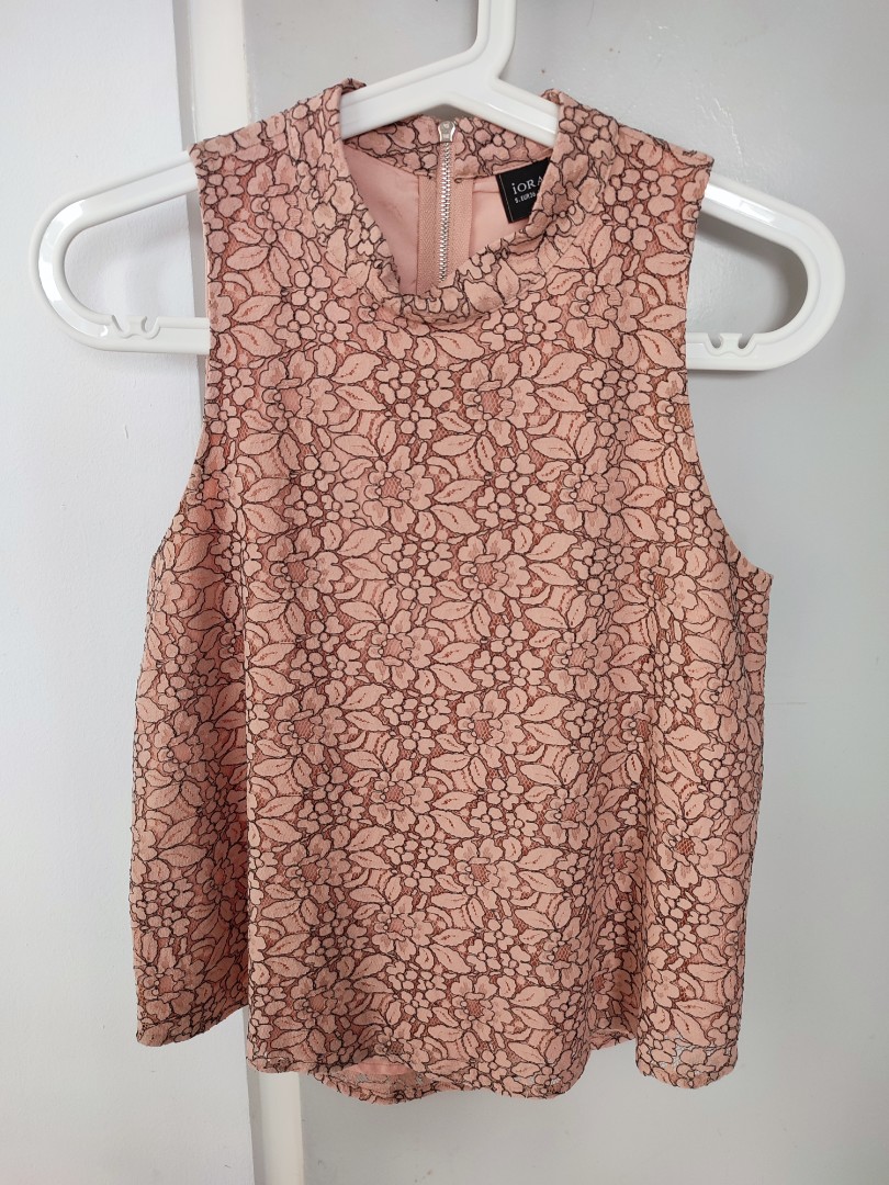 IORA top, Women's Fashion, Tops, Sleeveless on Carousell