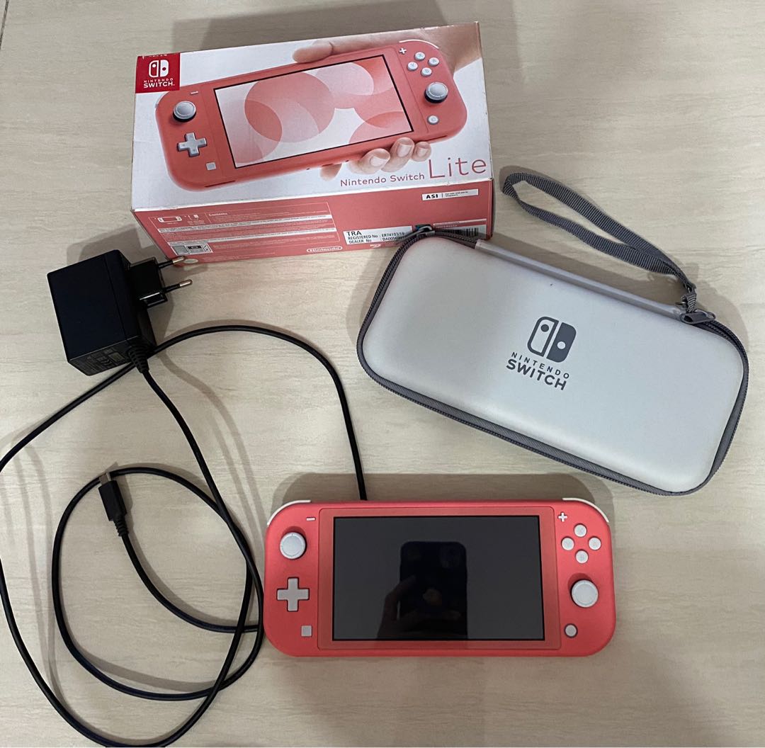Nintendo Switch Lite (Pink), Video Gaming, Video Game Consoles ...