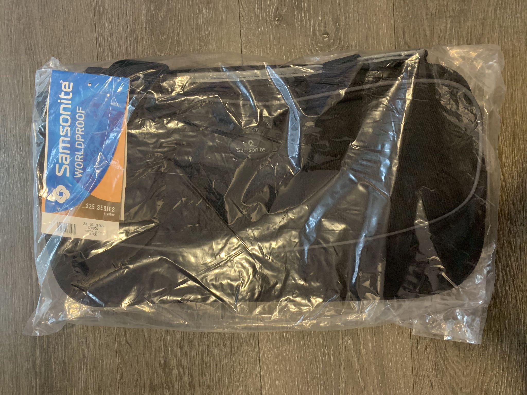 Samsonite Worldproof Duffle Bag, Luxury, Bags & Wallets on Carousell