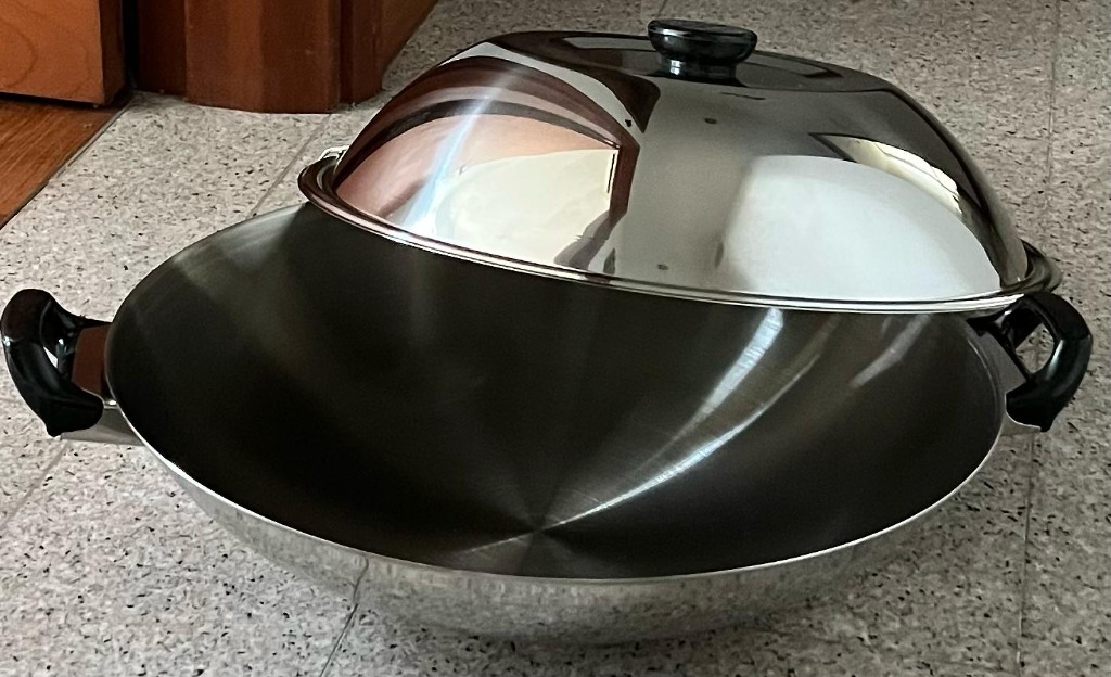 Wok with Lid - 16 inches, Furniture & Home Living, Kitchenware ...