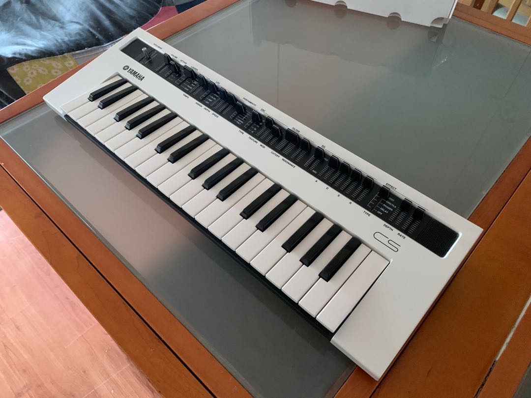 Yamaha Reface CS synth, Hobbies & Toys, Music & Media, Musical ...