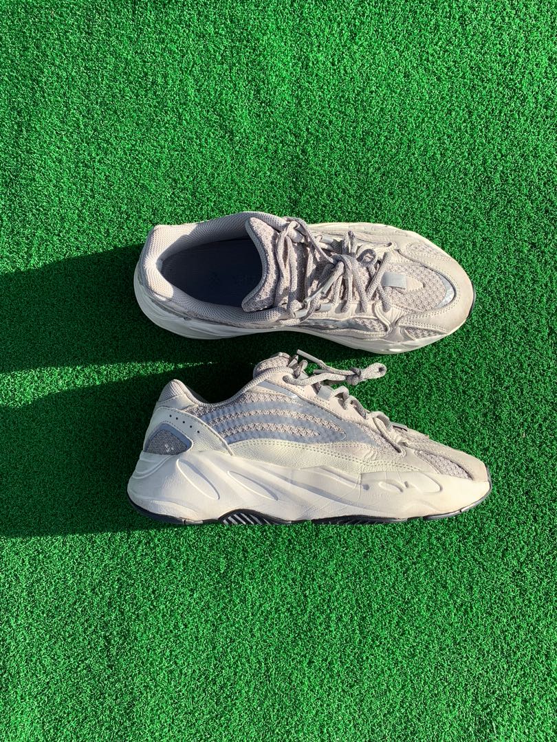 Yeezy 700 Static, Men's Fashion, Footwear, Sneakers on Carousell