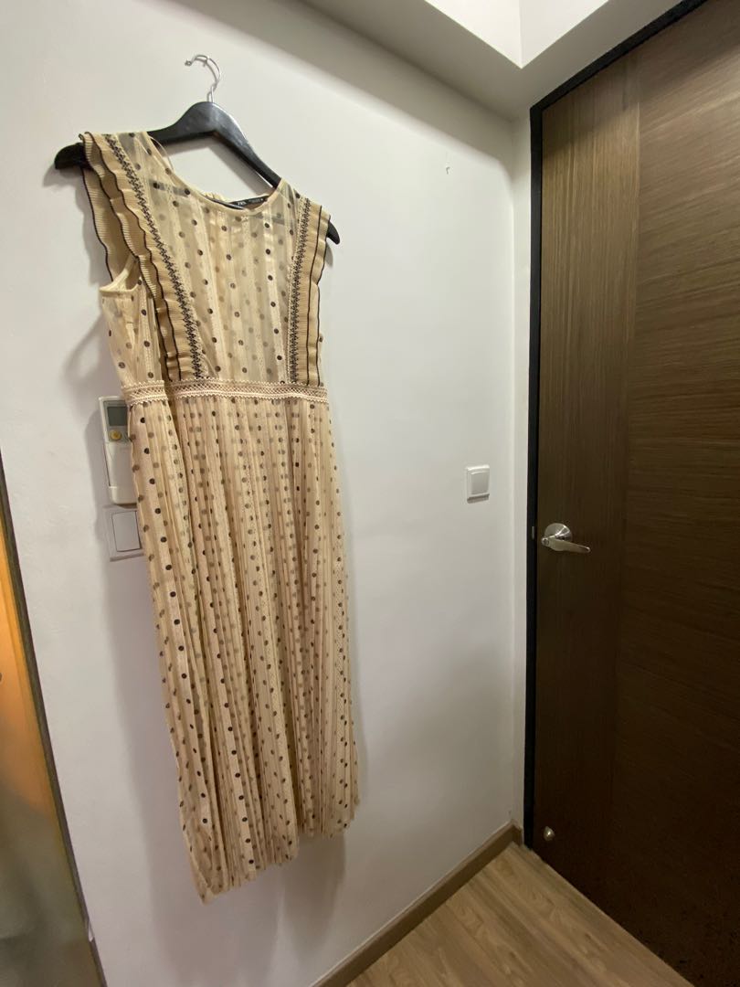 ZARA Beige Dress, Women's Fashion, Dresses & Sets, Dresses on Carousell