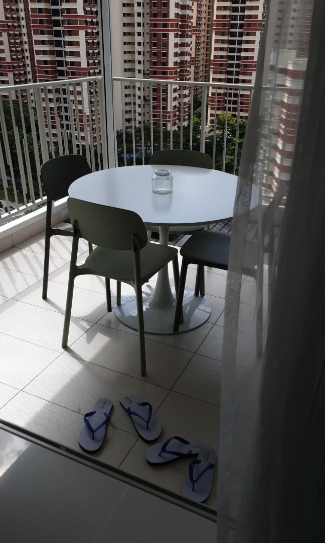 1 metre diameter round white table, Furniture & Home Living, Furniture ...