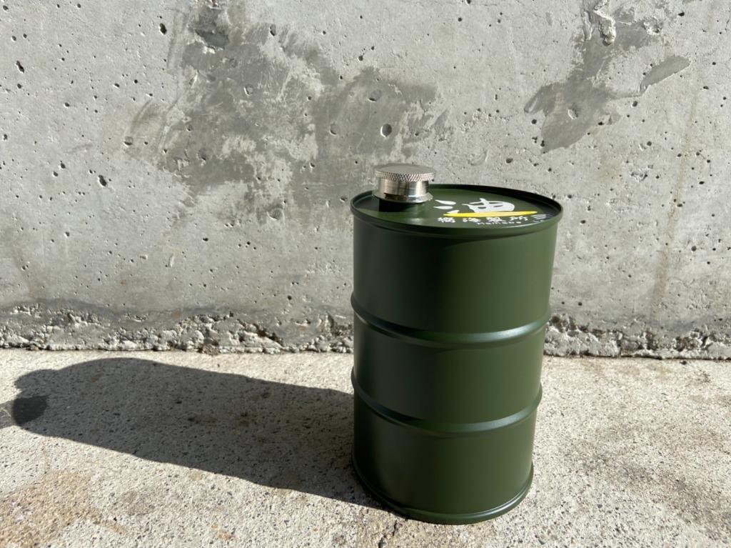 《嚮海製所 Hamabe Lab》｜軍用風格露營不銹鋼油桶壺 燃料壺 750ml (2色可擇)｜戶外露營硬派不可或缺的油桶, 體育器材, 健行 ...