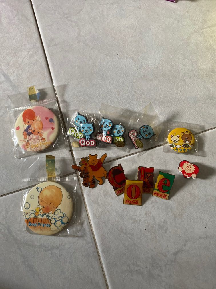 Badges & Pins - QOO, Precious Thoughts, Coca Cola, Rilakkuma, Winnie ...