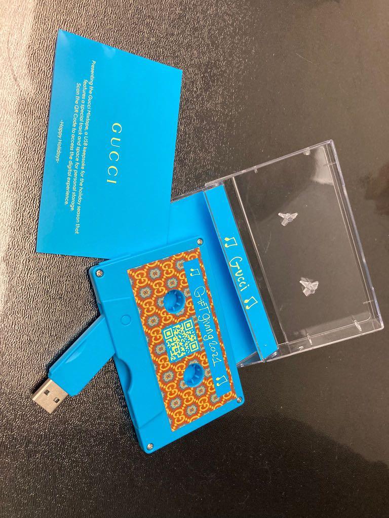 Gucci USB (100% authentic, 海港城專門店 gift), 名牌, 飾物及配件 - Carousell