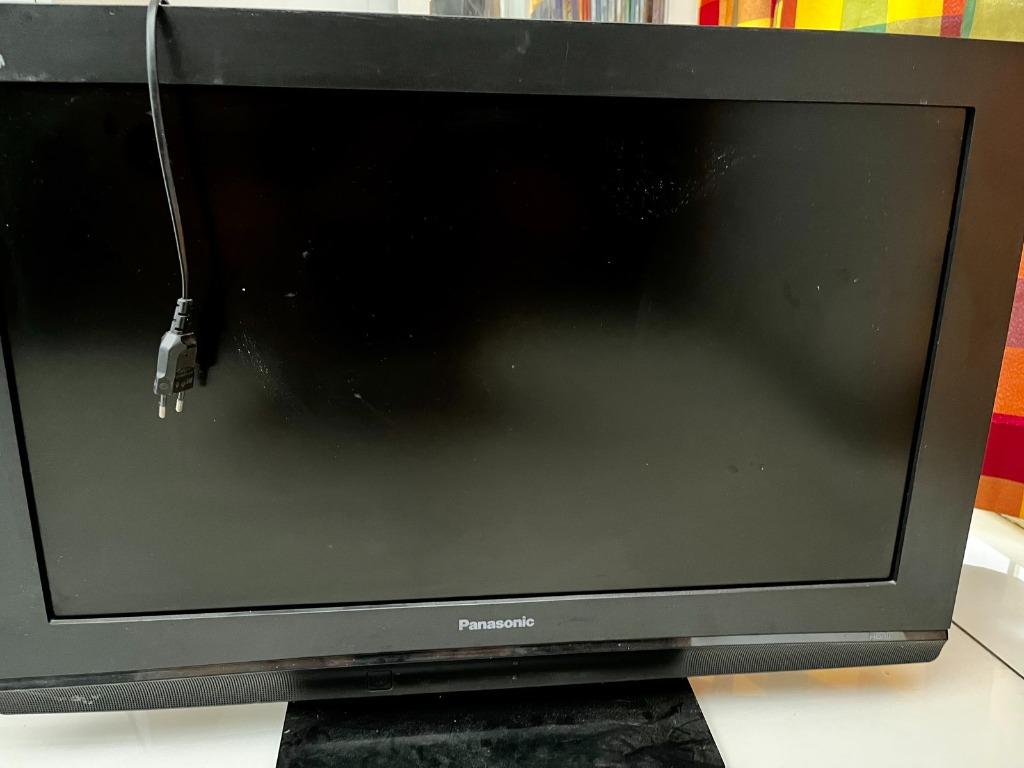Panasonic Viera 32inch LCD TV, TV & Home Appliances, TV & Entertainment ...