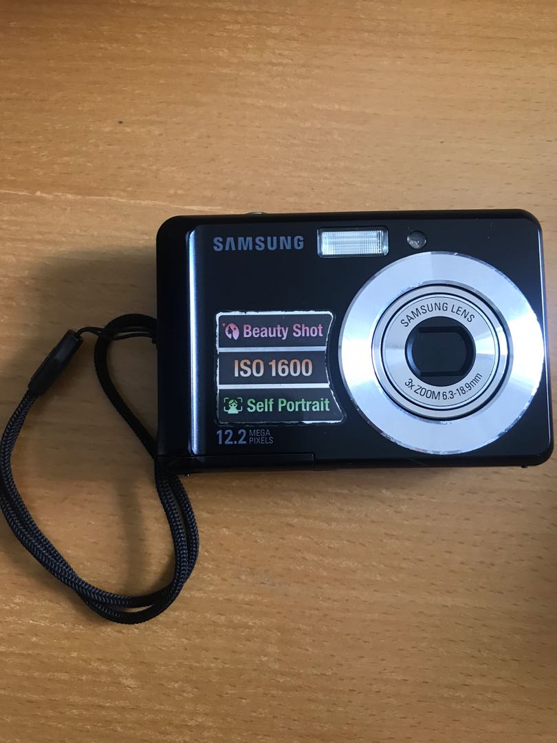 Samsung 12.2 mega pixels Camera, Photography, Cameras on Carousell