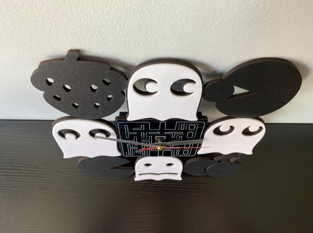 3D Old School Pac-Man Wall Clock, Furniture & Home Living, Home Decor ...