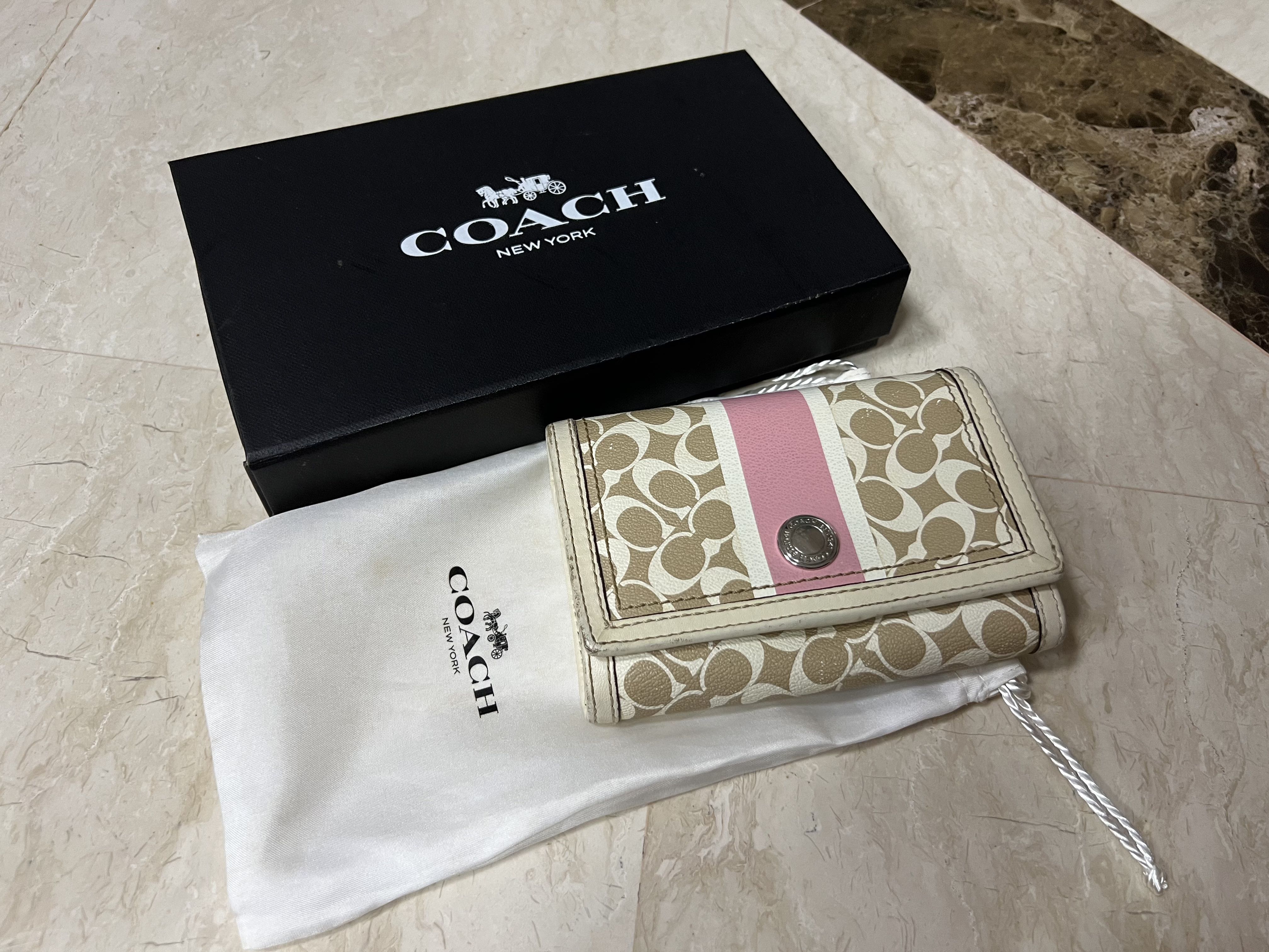 Coach Tri Fold Leather Wallet, Women's Fashion, Bags & Wallets, Wallets ...
