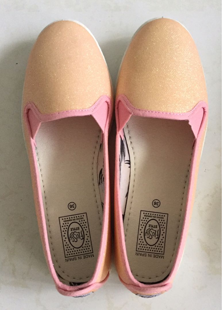 Flossy Style Pink Glitter Shoes, Women's Fashion, Footwear, Loafers on Carousell