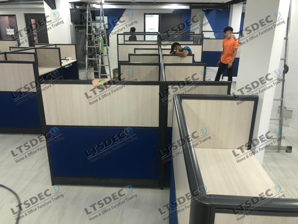 FULL FABRIC WORKSTATION TABLE OFFICE PARTITION, Furniture & Home Living ...