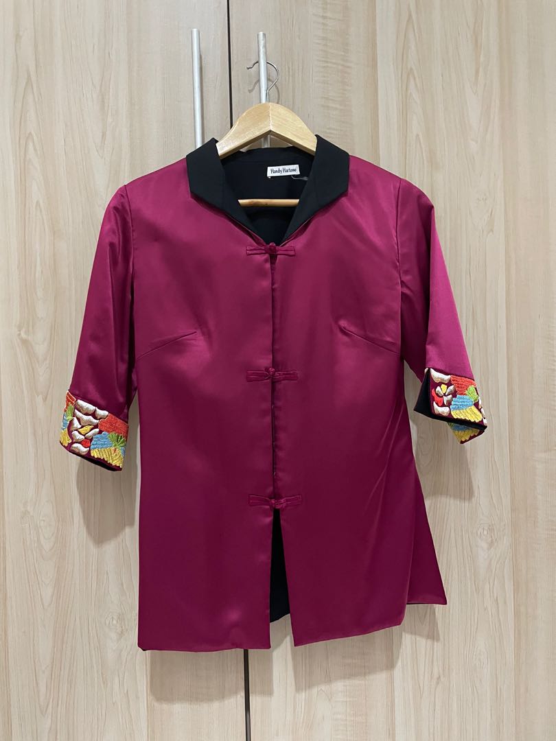 Handy Hartono Top, Fesyen Wanita, Pakaian Wanita, Atasan di Carousell